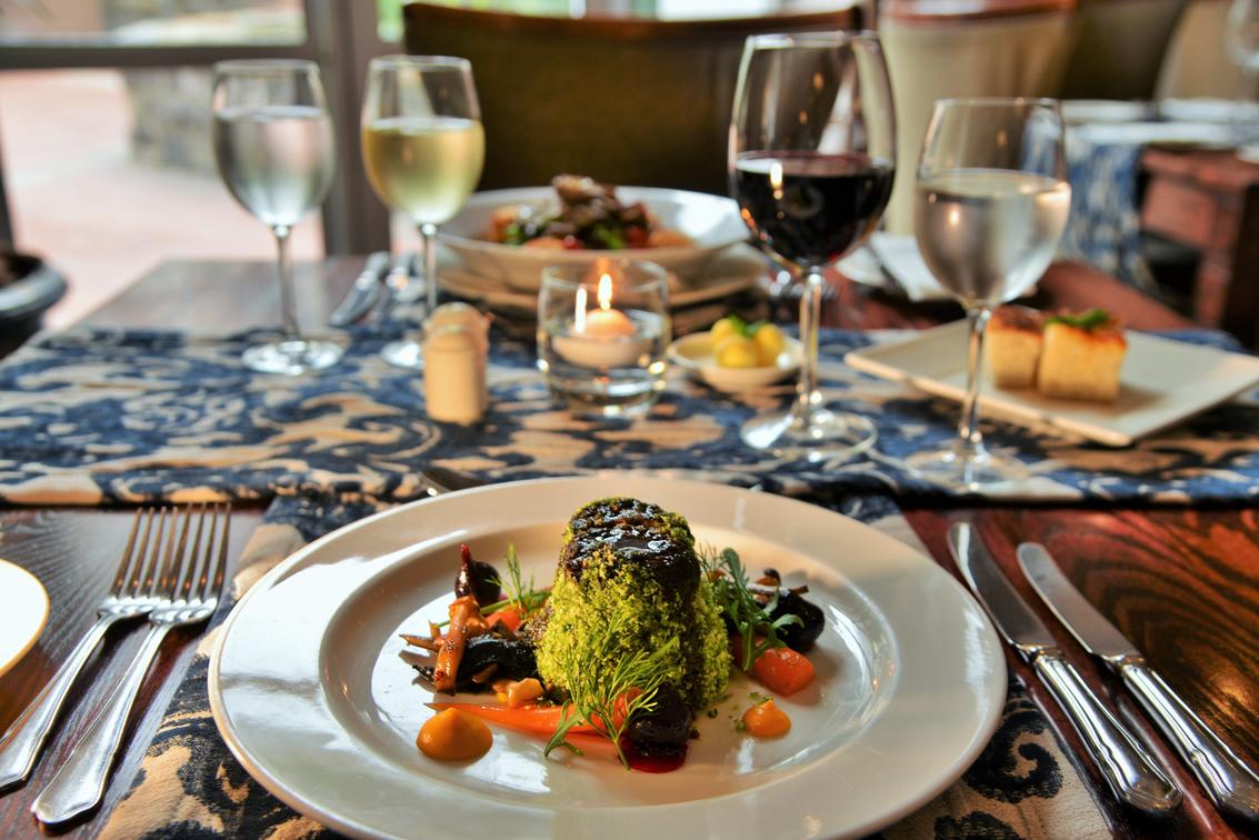 Commodore Hotel - Enjoy