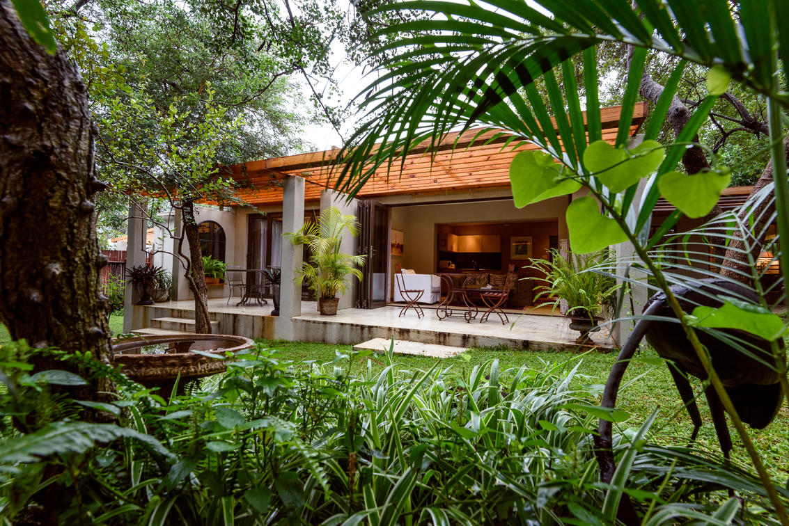 Khaya Ndlovu Manor House Gallery