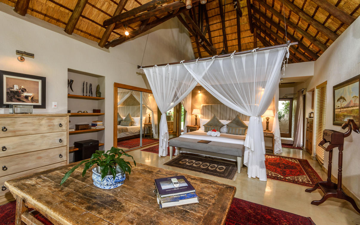 Khaya Ndlovu Manor House Gallery