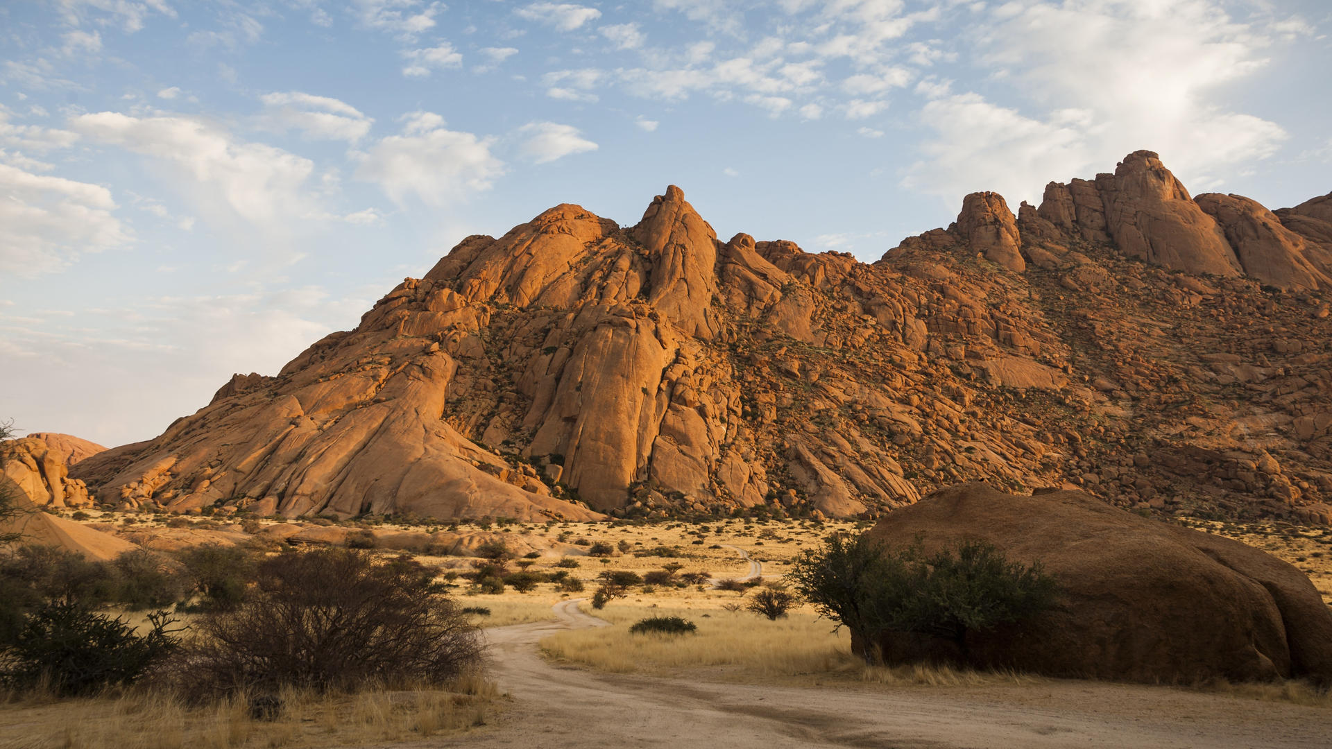 Bush Whisper Expeditions. - 19 Day Windhoek to Cape Town Self Drive.