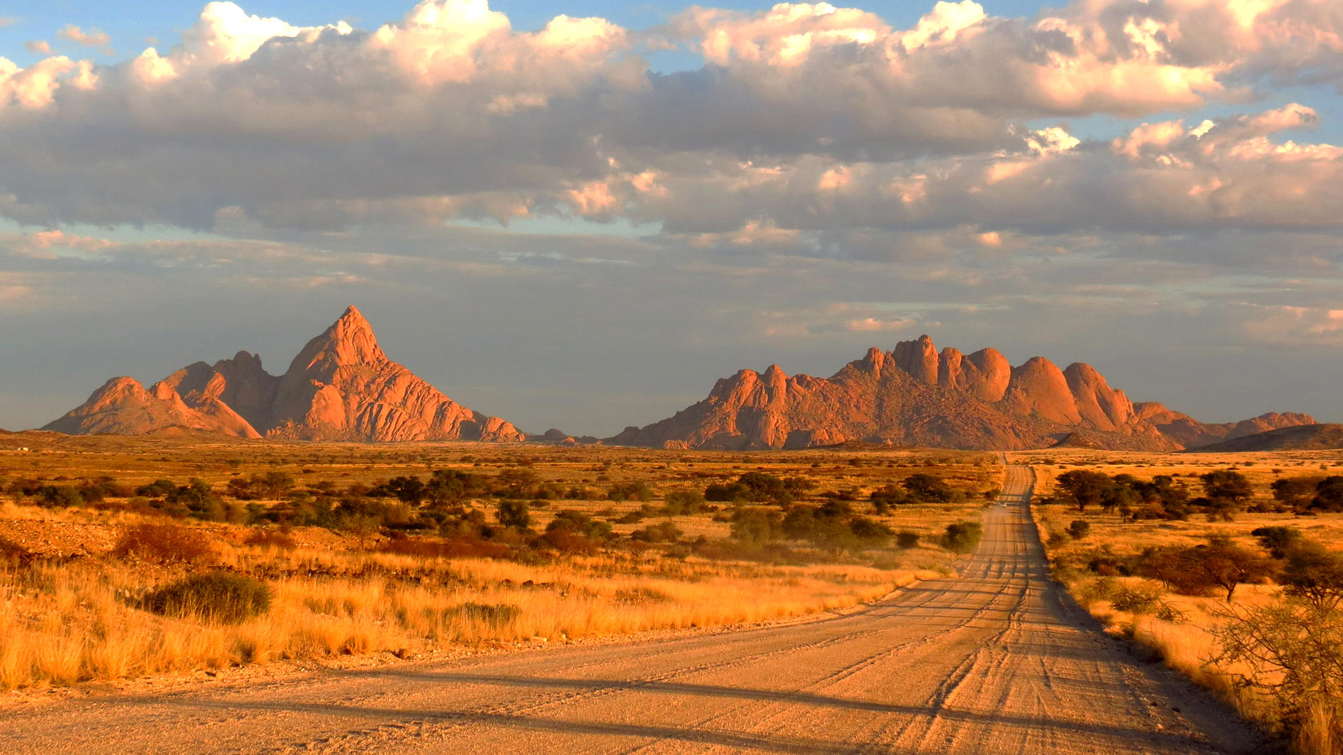 Bush Whisper Expeditions. - 19 Day Windhoek to Cape Town Self Drive.