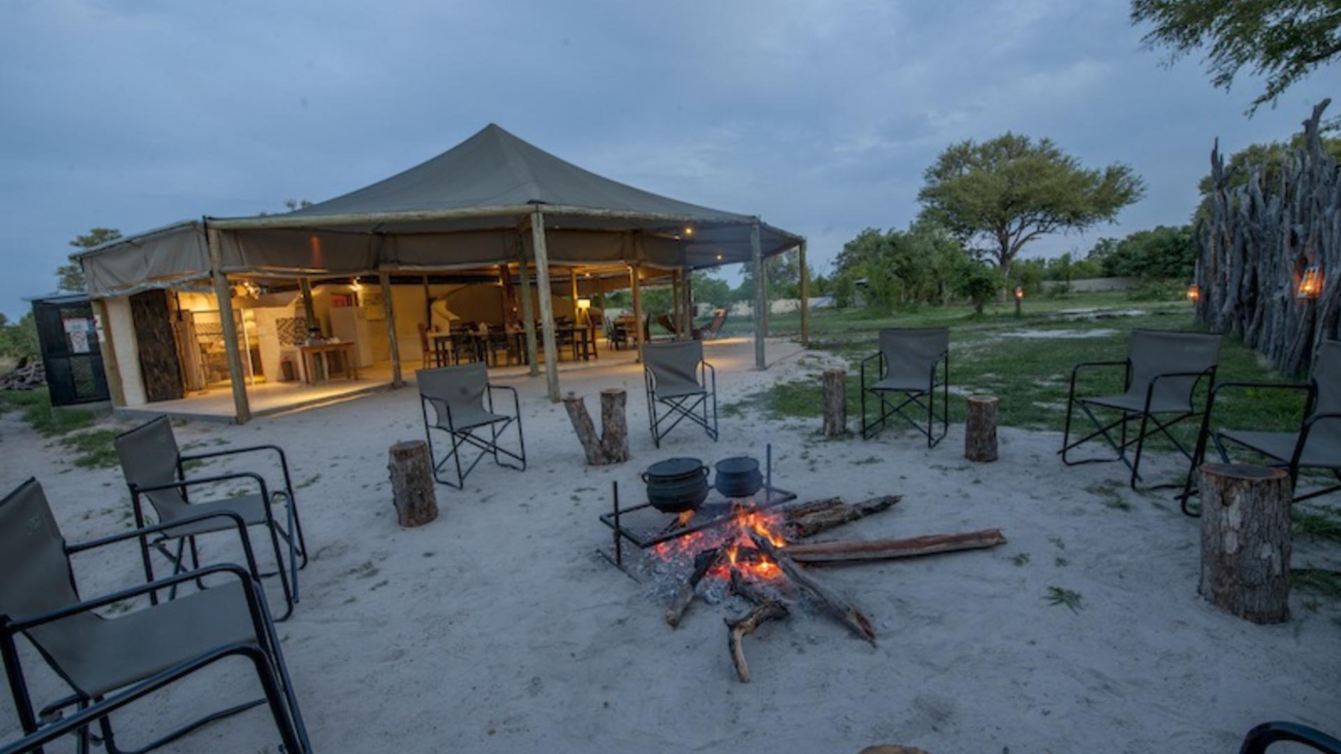 Bush Whisper Expeditions. - 14 Day Botswana Lodge Self-Drive.