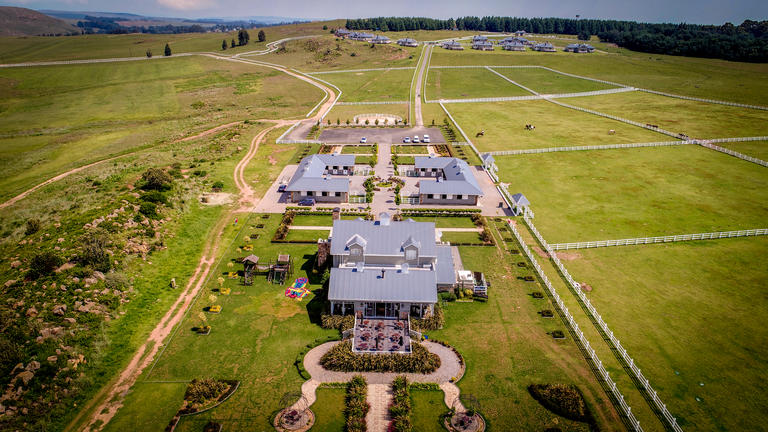 Accommodation - Signature Dunkeld Adventure Experience (10 Days) DUN001